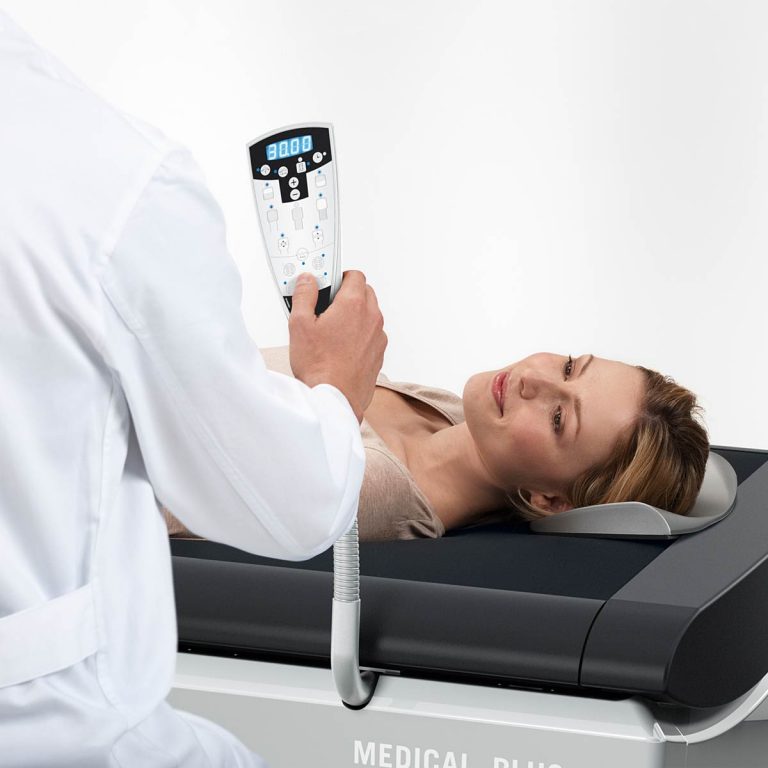 Wellsystem MEDICAL-PLUS – Überwassermassage | Schuhfried Medizintechnik ...